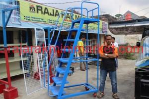 TANGGA DORONG GUDANG / WAREHOUSE LADDER TIPE TD-AZ