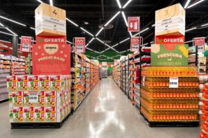PERALATAN DISPLAY PRODUK DI SUPERMARKET