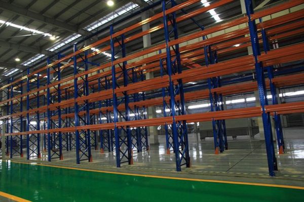 HEAVY DUTY RACK UNTUK WAREHOUSE INDUSTRI BESAR