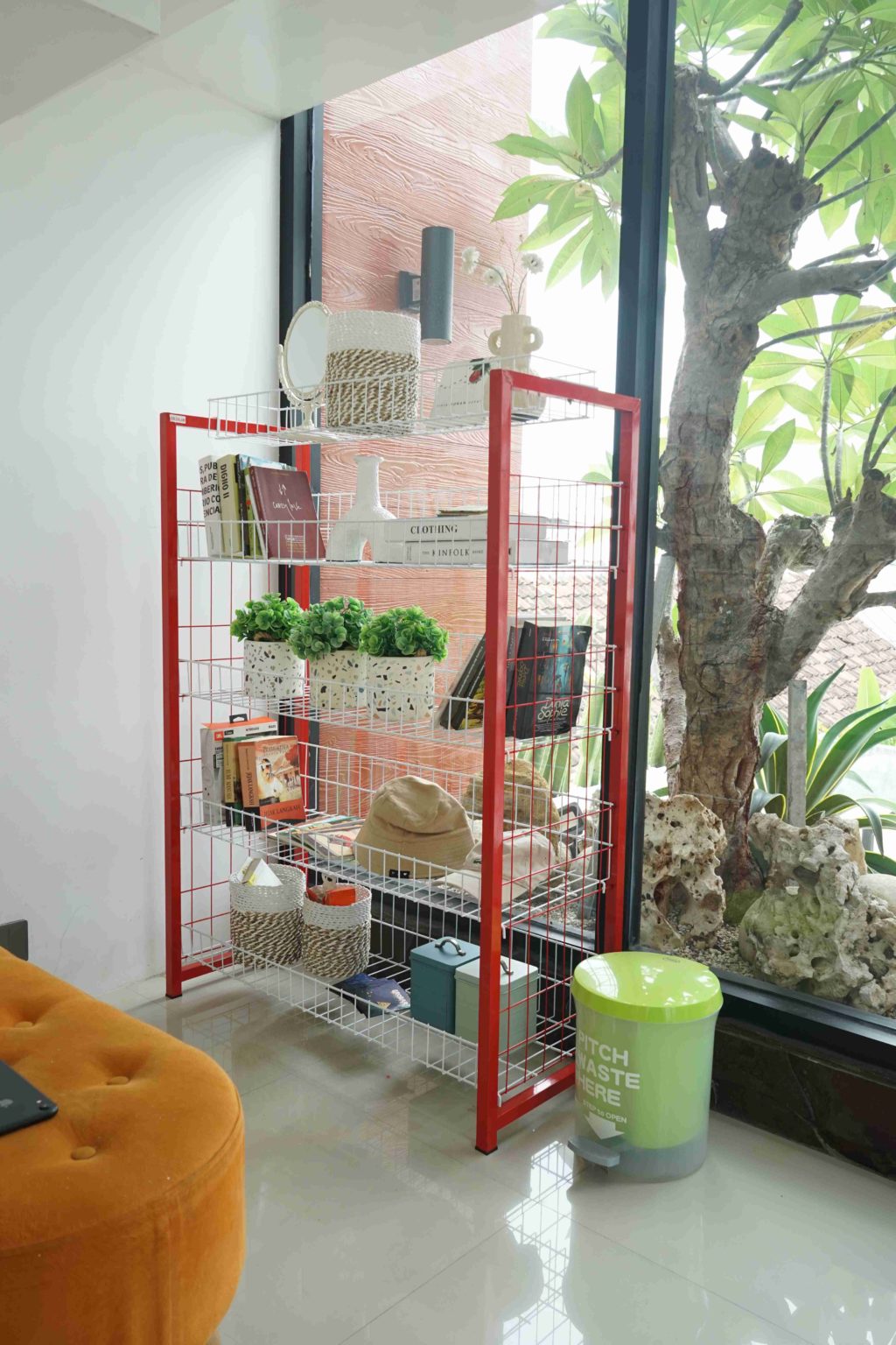 RAK DISPLAY ROTI TIPE YISUN RODA, 5 SUSUN KERANJANG