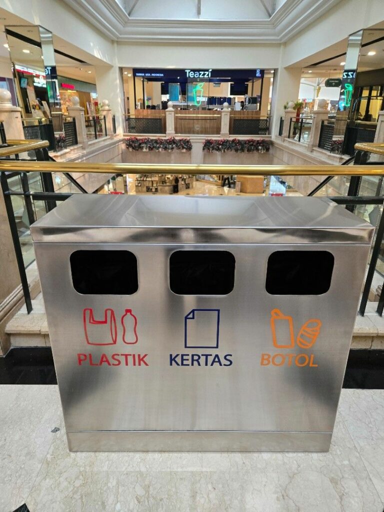 TEMPAT SAMPAH STAINLESS BESAR KOTAK 3 LUBANG TIPE TSS-3IN1